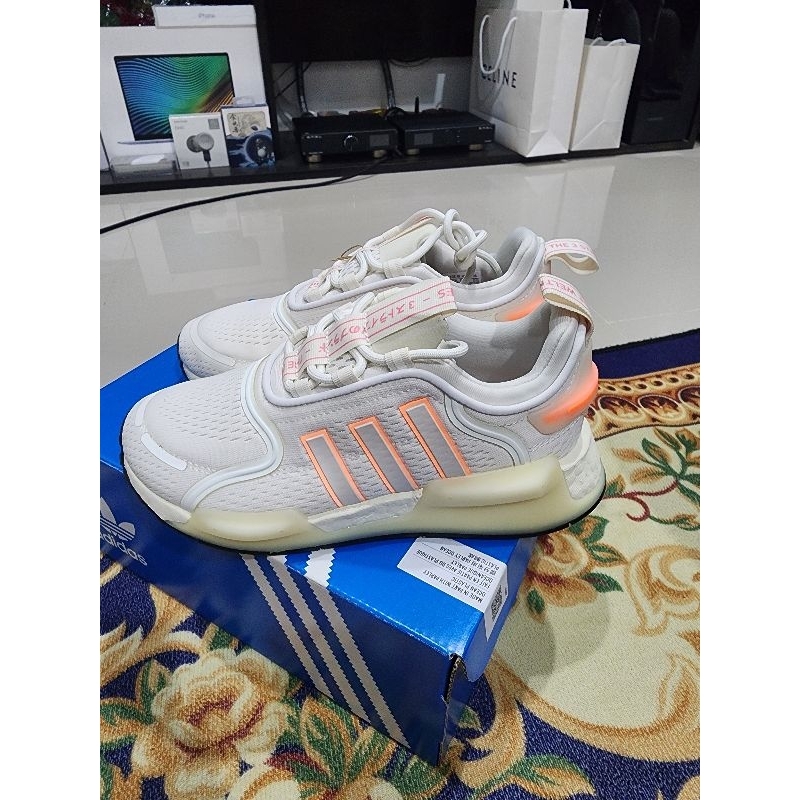 adidas NMD V3 HQ 9116 แท้ 100% ไซต์ 36 ครึ่ง ราคาป้าย 5,700 บาท ...