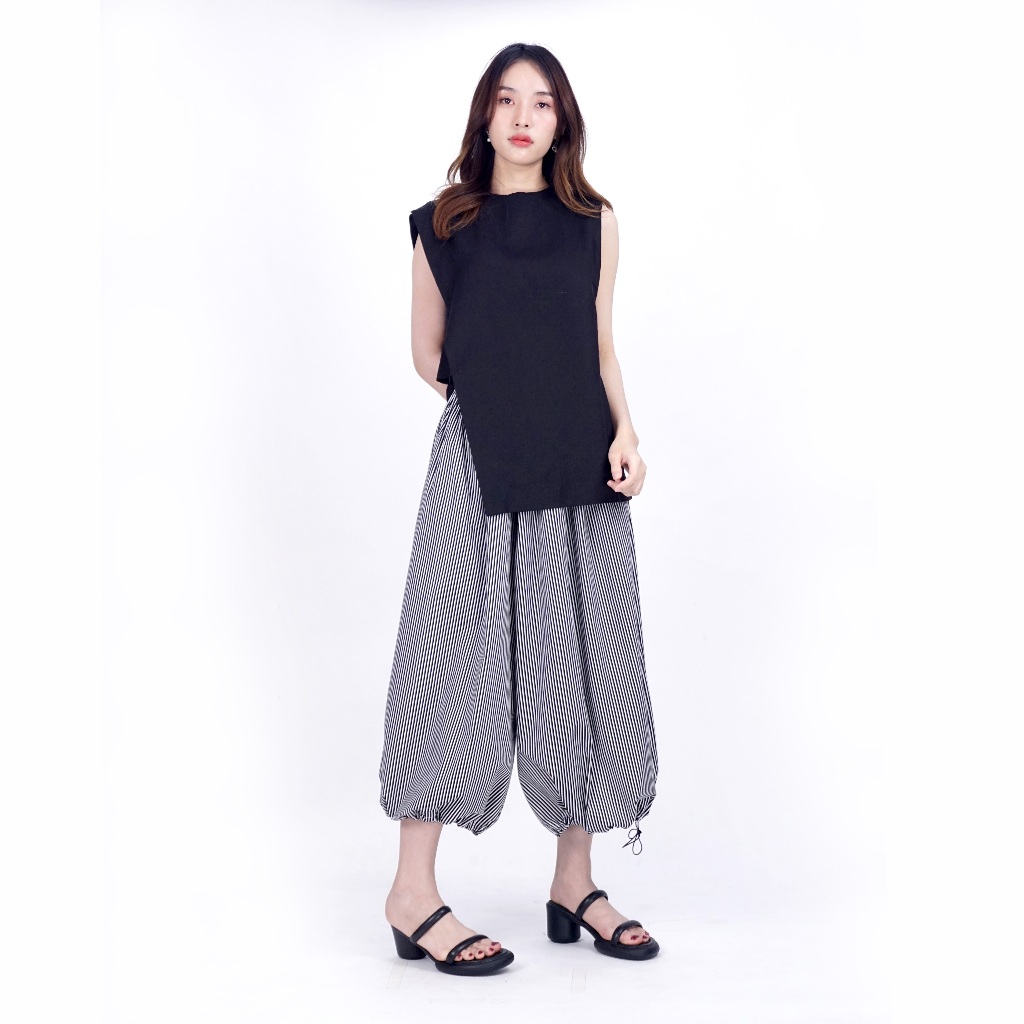 YADA.life Top เสื้อกระดุมบน ซิปข้าง แขนกุด สไตล์2ชิ้น | Shopee Thailand