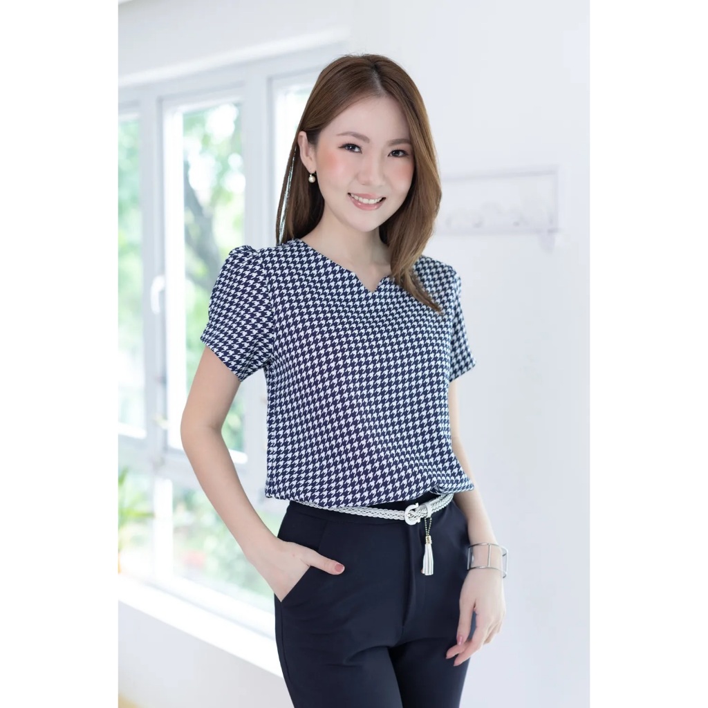 Narinari : MT0206 Folded Sleeve Blouse เสื้อทำงานผ้าโฟร์เวย์ แขนจับจีบ | Shopee Thailand