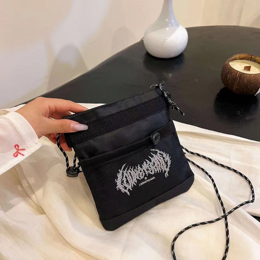 LOOKER-“Shoulder BAG”กระเป๋าสะพายข้างสีดำ มาใหม่ล่าสุด กระเป๋าแฟชั่น ...