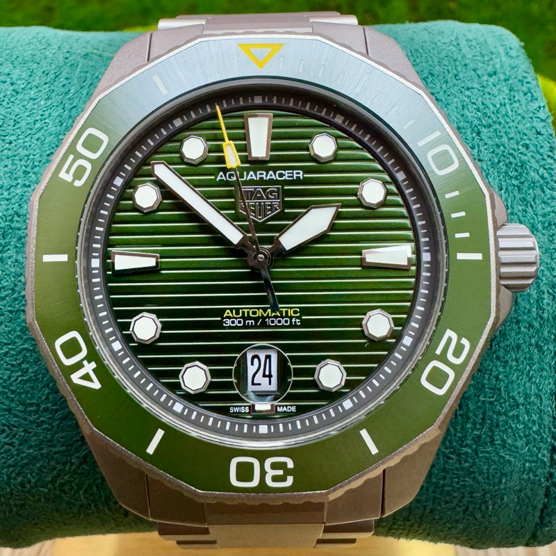 TAG HEUER AQUARACER PROFESSIONAL 300 DATE Automatic 43 mm Titanium ...