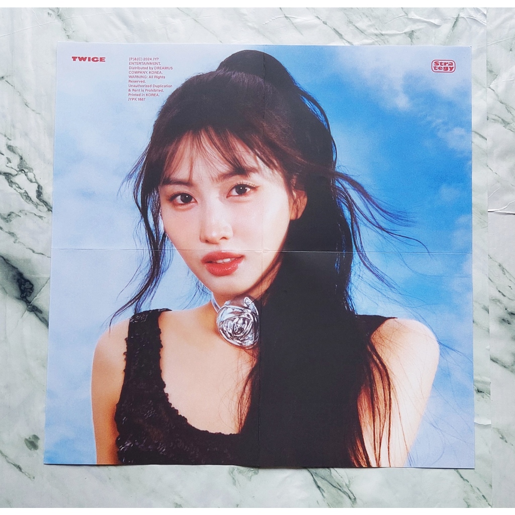 Folded Poster โมโมะ จาก CD อัลบั้ม TWICE - Strategy Album ของแท้ Kpop ...
