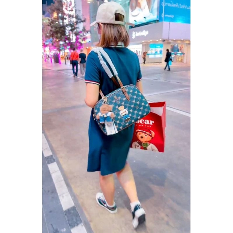 กระเป๋าทรงกล่องไซส์ใหญ่น้องหมี GUOO BEAR | Shopee Thailand