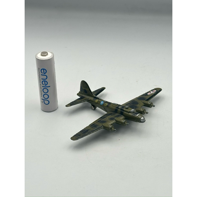 โมเดลเครื่องบิน B-17 Memphis Belle 124485 Diecast Military Aircraft ...