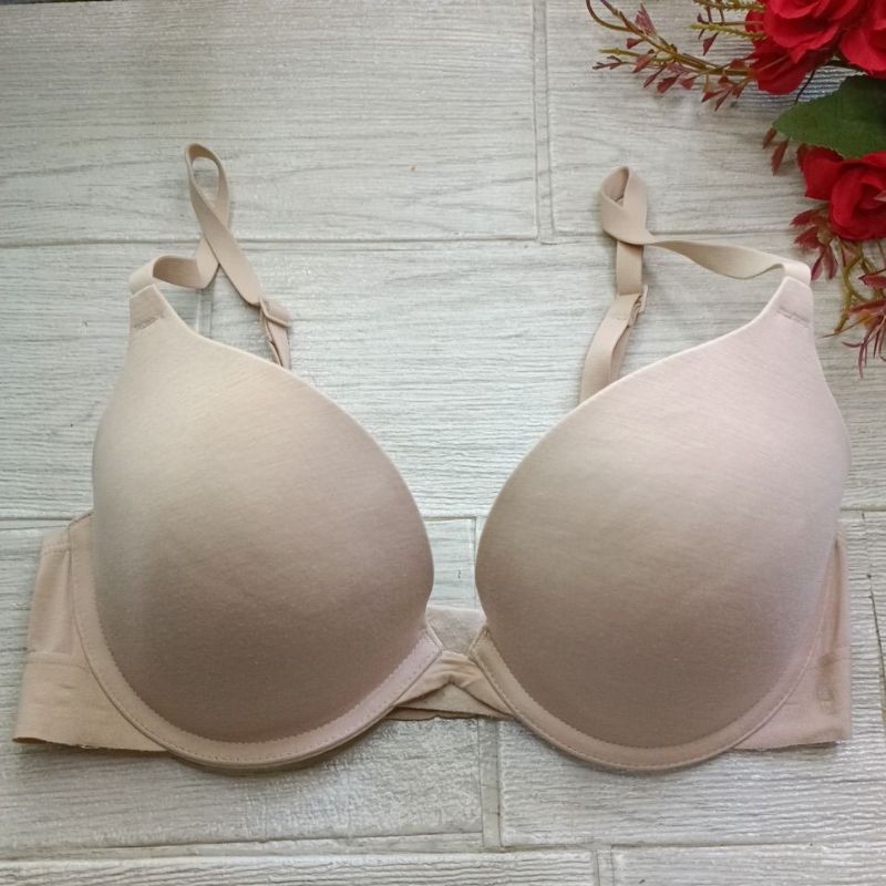 เสื้อชั้นในDKNY มือ2 ไซส์ 34B มีโครง ฟองน้ำบางเสริมดันเต้าล่าง บาง สภาพ80% คลีนแล้วค่ะ (D16F ...