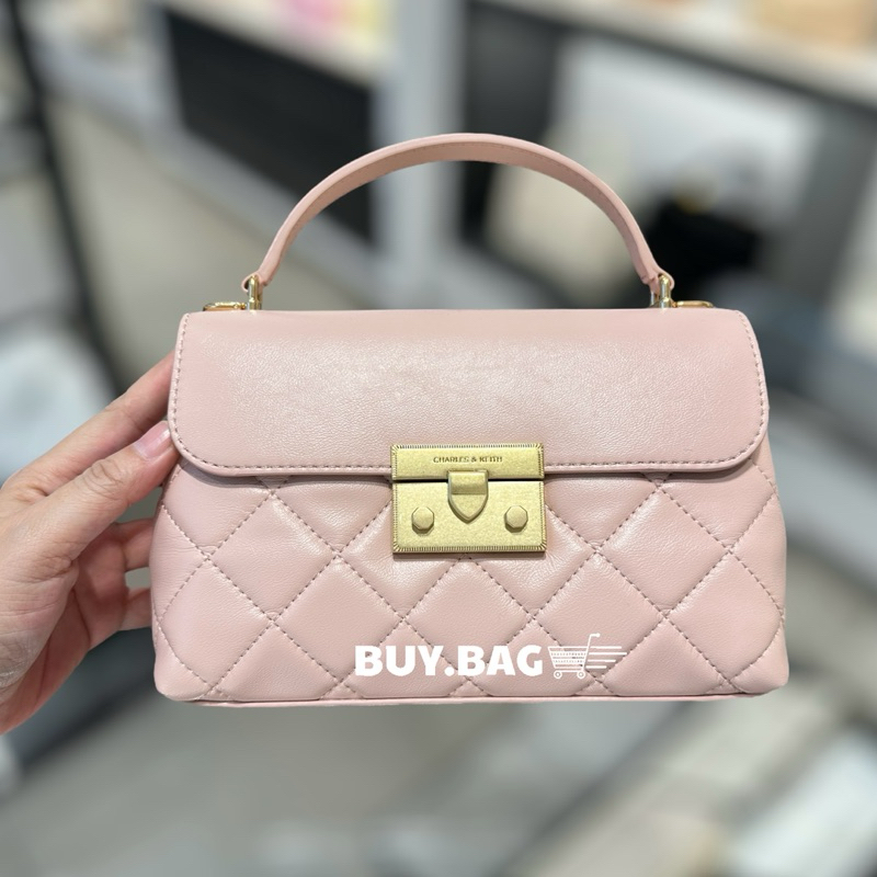 CHARLES & KEITH : CK2-50701578 กระเป๋าถือสายโซ่ดีไซน์ลายควิลท์รุ่น Alva ...