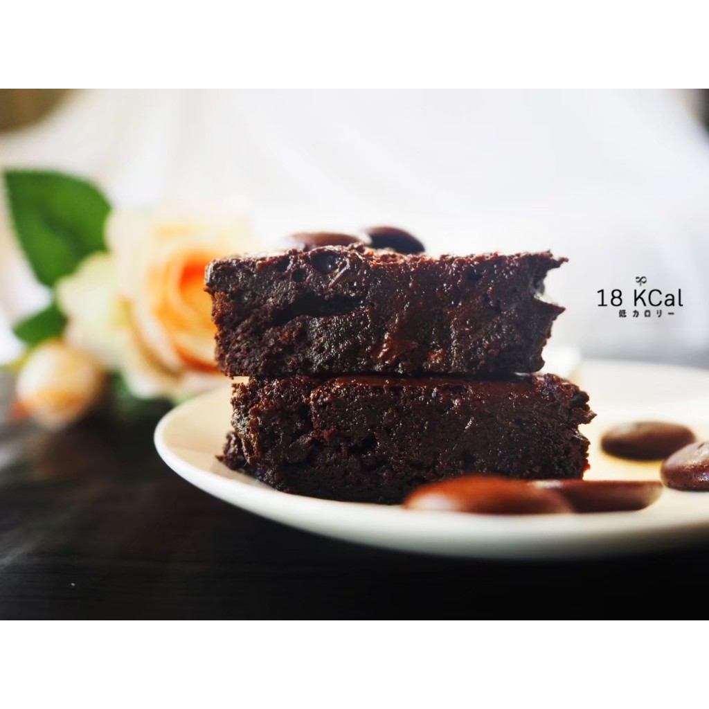 18KCal บราวนี่อัลติเมทฟัดจ์ (โฮมเมด) | สูตรแคลอรี่ต่ำโดยประมาณ ~62.1 ...
