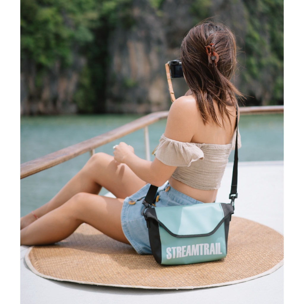 STREAM TRAIL Splash Defender - Bream Flap Bag กระเป๋าสะพายข้างกันน้ำ | Shopee Thailand
