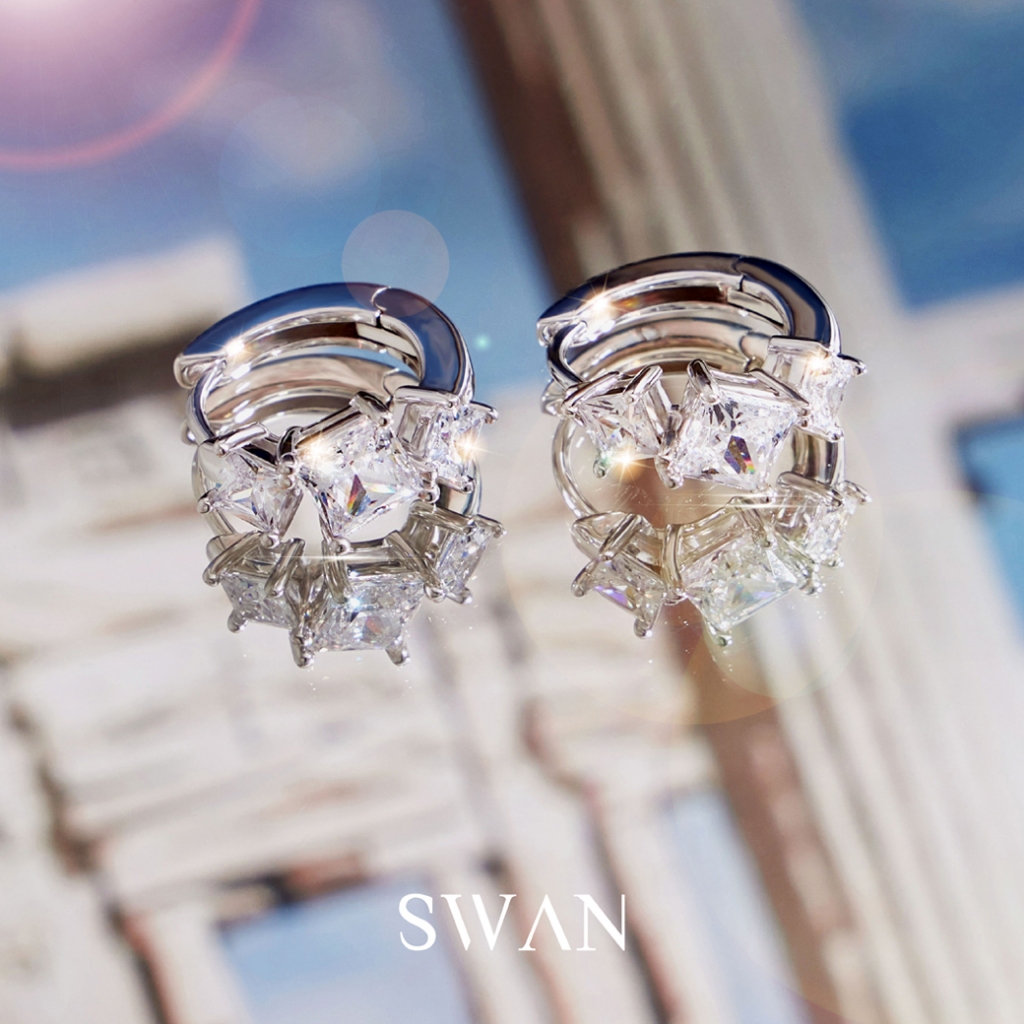 [ส่งด่วนฟรี]SWAN - Princess Stone Huggie Earring ต่างหูเงินแท้ ฝังเพชรคิวบิกเซอร์โคเนีย ดีไซน์ ...
