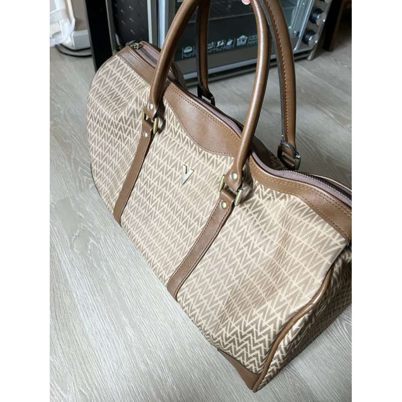 กระเป๋าเดินทาง v a l e n t i n o | Shopee Thailand