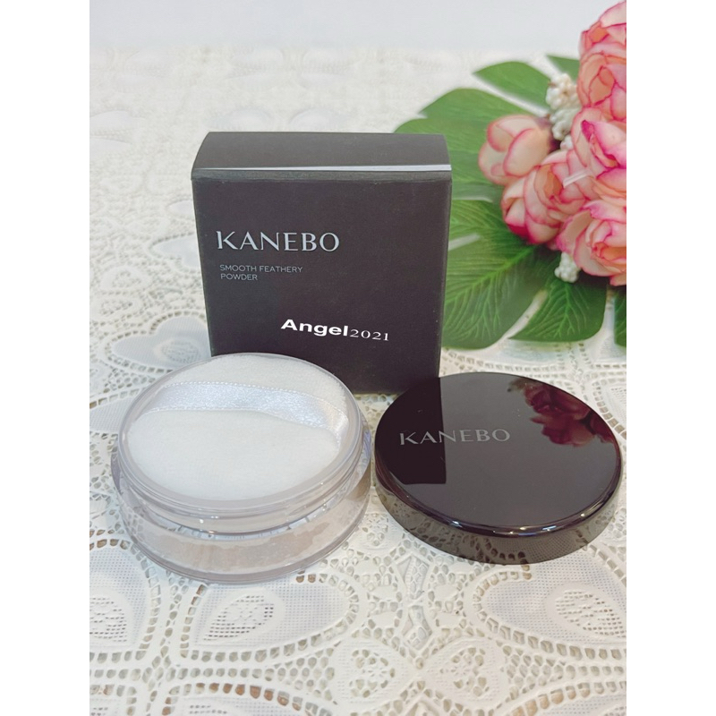 แป้งฝุ่น ควบคุมความมัน Kanebo Smooth Feathery Powder พร้อมพัฟ 3g(โล๊ะสต็อค) | Shopee Thailand