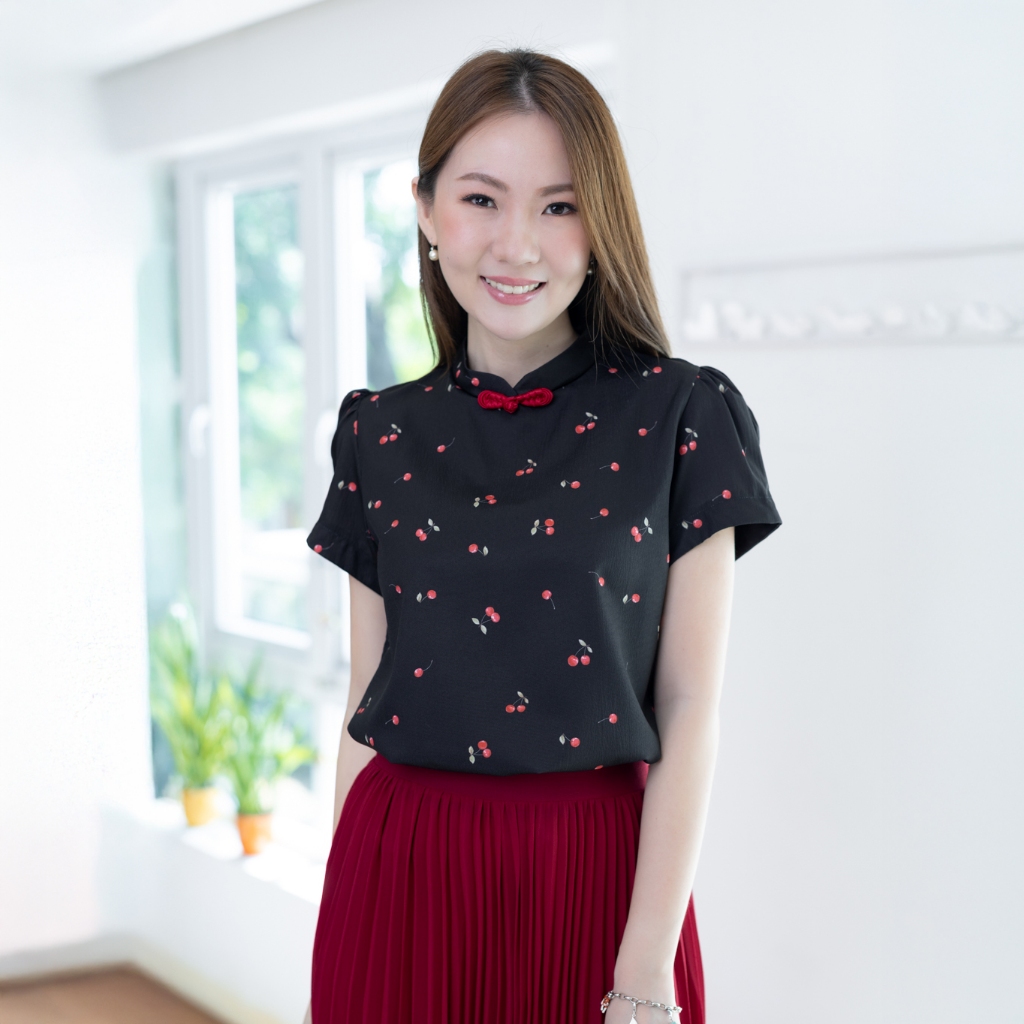 Narinari : MT3906 Chinese Button Overlap Collar Blouse – Cherry เสื้อคอจีน ผ้าอัดย่น ลายเชอร์รี่ ...