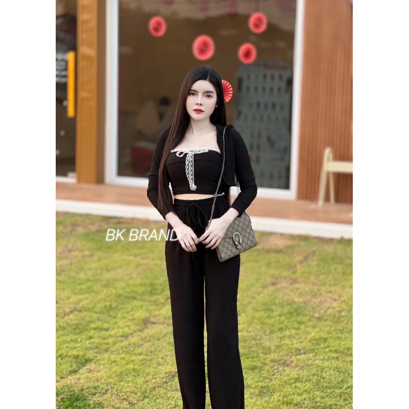 Phapassz - เซท2ชิ้น เกาะอกโบว์หน้าเสริมฟองน้ำแต่งลูกไม้ มาพร้อมเสื้อคลุมกับกางเกงขายาวผ้าพื้น ...