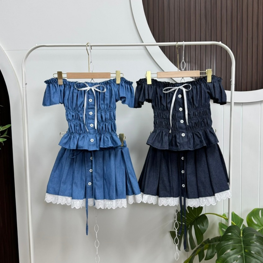 LILY SET ชุดเซ็ทยีนส์ 2 ชิ้น เสื้อแขนระบาย+กระโปรงแต่งลูกไม้ | Shopee ...