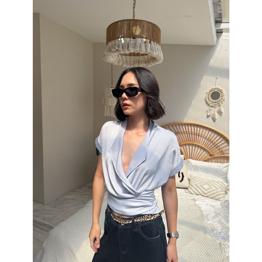 colourblockmatter - Jess Top เสื้อปกใหญ่ ผ้าซาติน มี 5 สี | Shopee Thailand