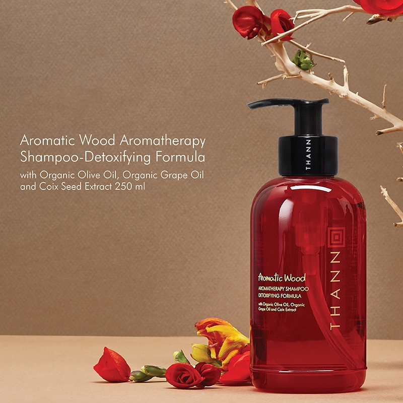 THANN Aromatic Wood Shampoo Detoxifying Formula 250 ml. ทำความสะอาด และดีทอกซ์สารเคมีที่ตกค้างบน ...