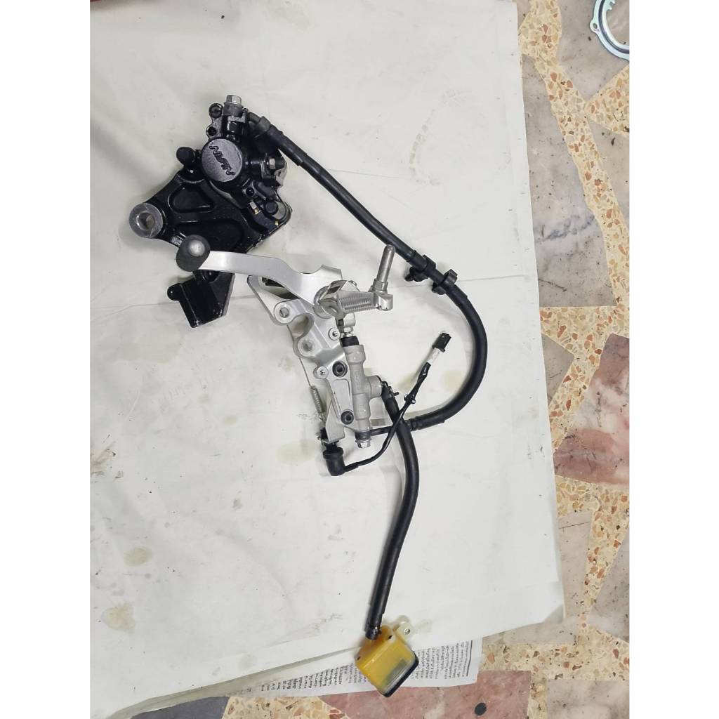 ชุดดิสหลัง พร้อมพักเท้าหน้าด้านขวา Yamaha m-slaz สินค้ามือสอง | Shopee ...