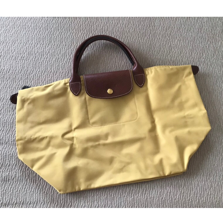 ‼️ SALE ‼️ พร้อมส่ง * Longchamp รุ่น classic ไซส์ M หูสั้น สี Curry ...