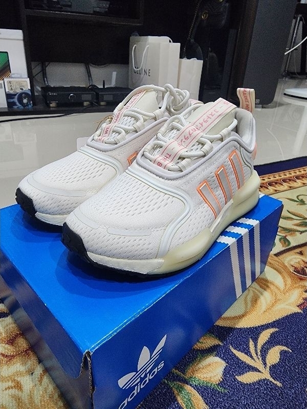 adidas NMD V3 HQ 9116 แท้ 100% ไซต์ 36 ครึ่ง ราคาป้าย 5,700 บาท ...