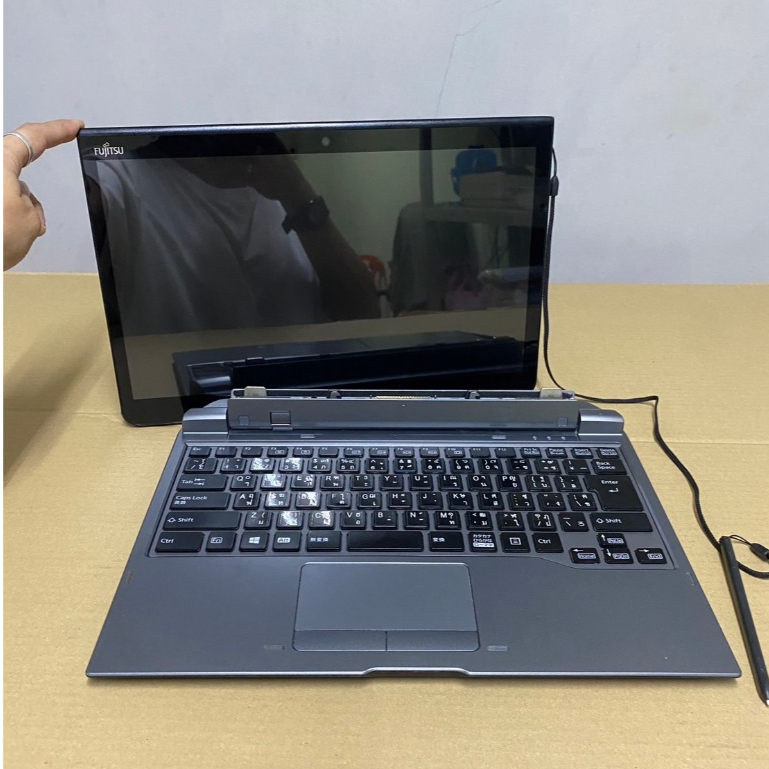 Fujitsu ArrowsTab Q736 Core i5gen6(RAM4GB/SSD128GB)ขนาด13.3" แท็บเล็ต ...