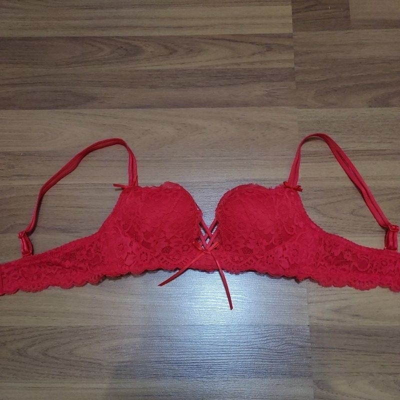 เสื้อชั้นในสีแดงเซ็กซี่มือ 2 Ladoor 32/70B (ไร้โครง ผ้านิ่มมากๆ นุ่มสุดๆใส่นอนได้ค่ะ) | Shopee ...
