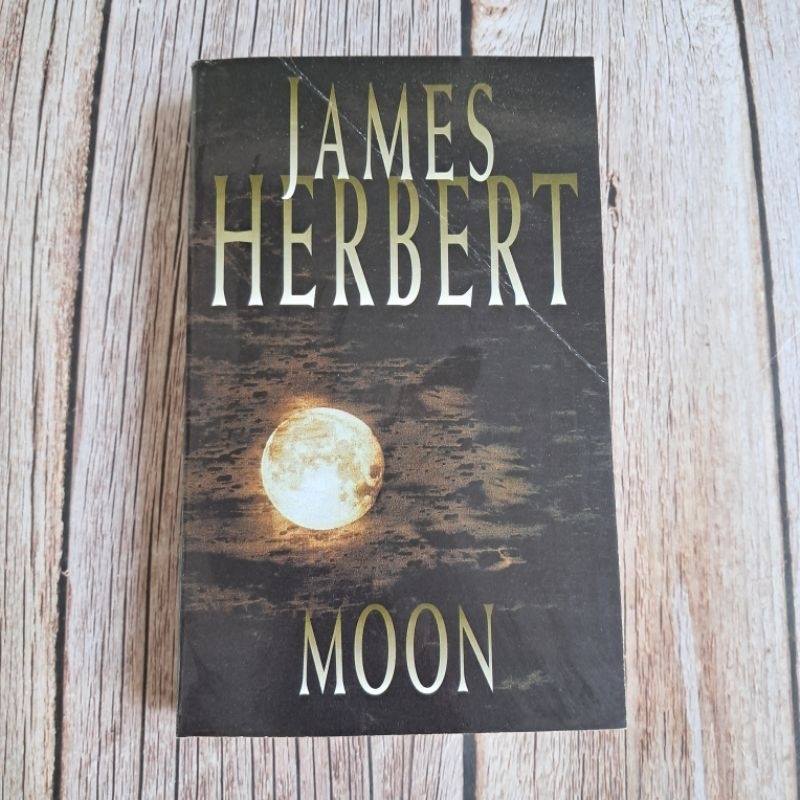 #มือสอง นิยายผู้ใหญ่ Moon by James Herbert. | Shopee Thailand