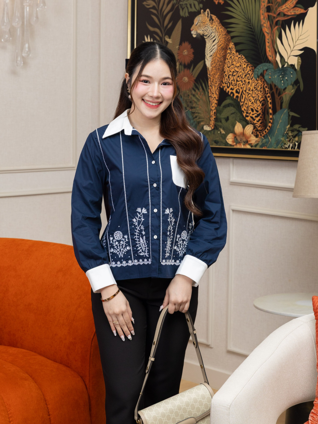 Glucoat | [T293] เสื้อเชิ้ตสีกรม คอปกสีขาว กระเป๋าเสื้อเล็ก ๆ ด้านซ้ายบนสีขาว เพิ่มความเก๋ ชาย ...