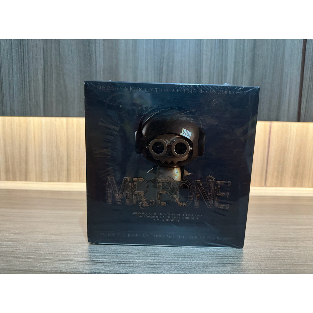 Mr. Bone Mini 002 Time Travel | Shopee Thailand