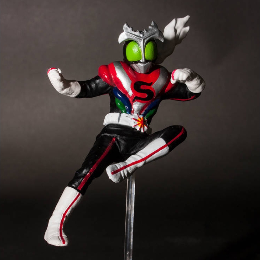 BANDAI : Kamen Rider Stronger Charge-Up (Kick pose with stand) - HG ...