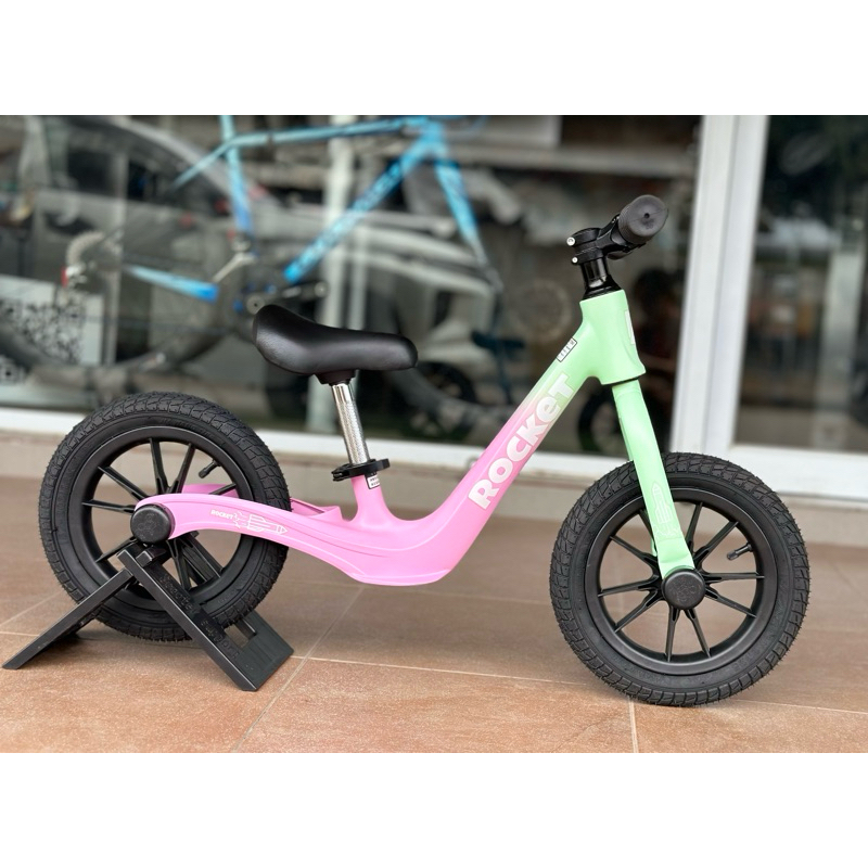 จักรยานเด็กขาไถ Rocket Balance Bike จักรยานฝึกทรงตัว บาลานซ์ไบค์ | Shopee Thailand