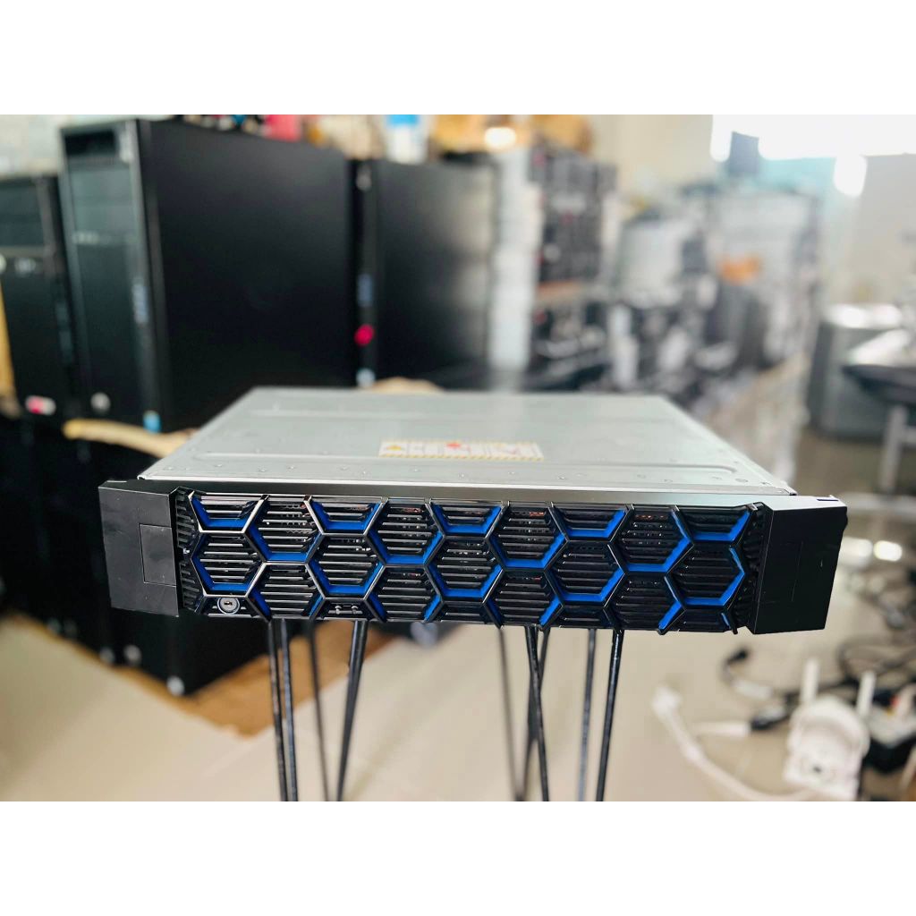 DELL EMC MODEL TAE Server Chassis 25 bay 1.2TB 12Gbps 13unit 005051632 ...