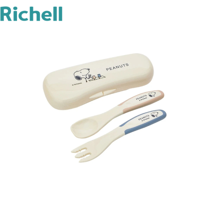 Richell x Snoopy ชุดช้อนส้อมสำหรับวัยฝึกทานอาหาร (12m+) ช้อนส้อมเด็กพร้อมกล่องพกพา | Shopee Thailand
