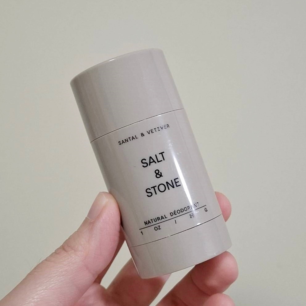 SALT & STONE Santal & Vetiver Natural Deodorant 28g | Shopee Thailand