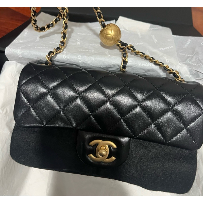 ส่งต่อกระเป๋าชาแนล Chanel mini 8 Flab bag ลูกตุ้มทอง สวยมาก รุ่นนี้หา ...