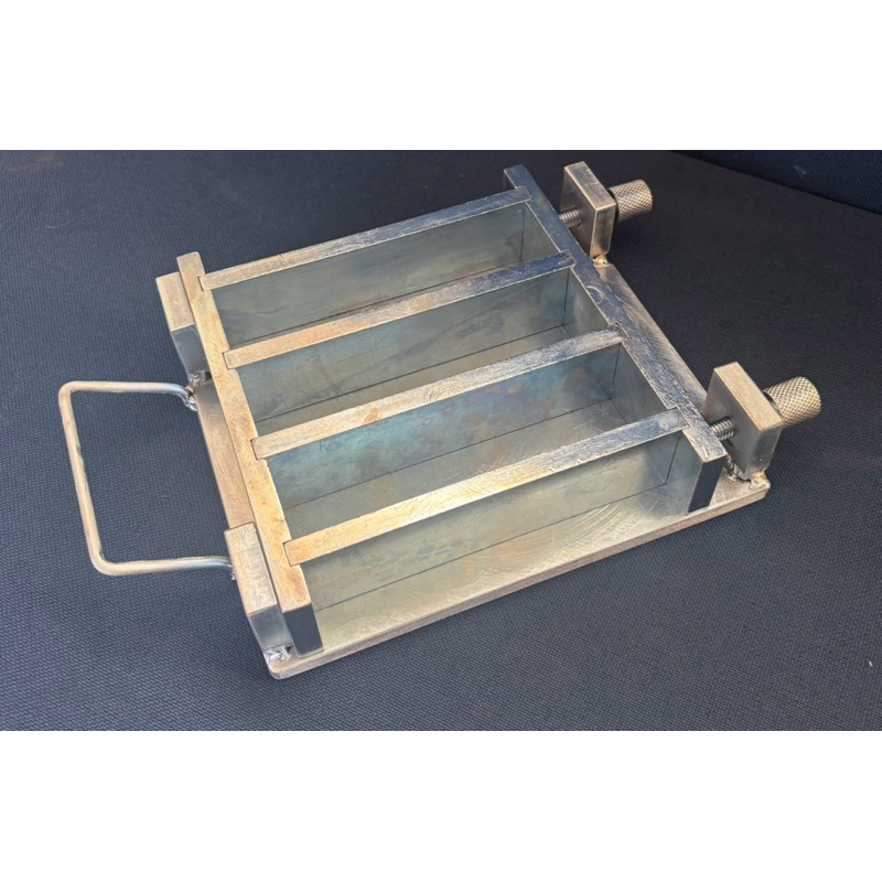 Product image แบบหล่อมอร์ต้า แบบหล่อปริซึม Prism Mold 40x40x160mm