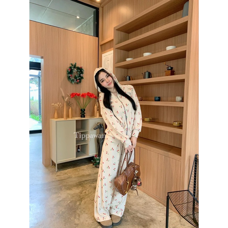 Phapassz - Setแขนยาวซิปหน้า พร้อมกางเกงขายาวทรงกระบอก สวยแบบชุดเดียวจบ เนื้อผ้าทอดีมากๆ ให้ลุค ...