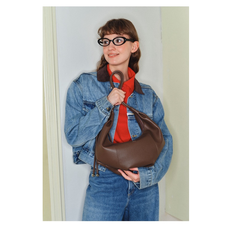 พรีออเดอร์ ใช้โค้ดสุดคุ้ม ️กระเป๋า Muva crossbody croissant bag แบรนด์ ...