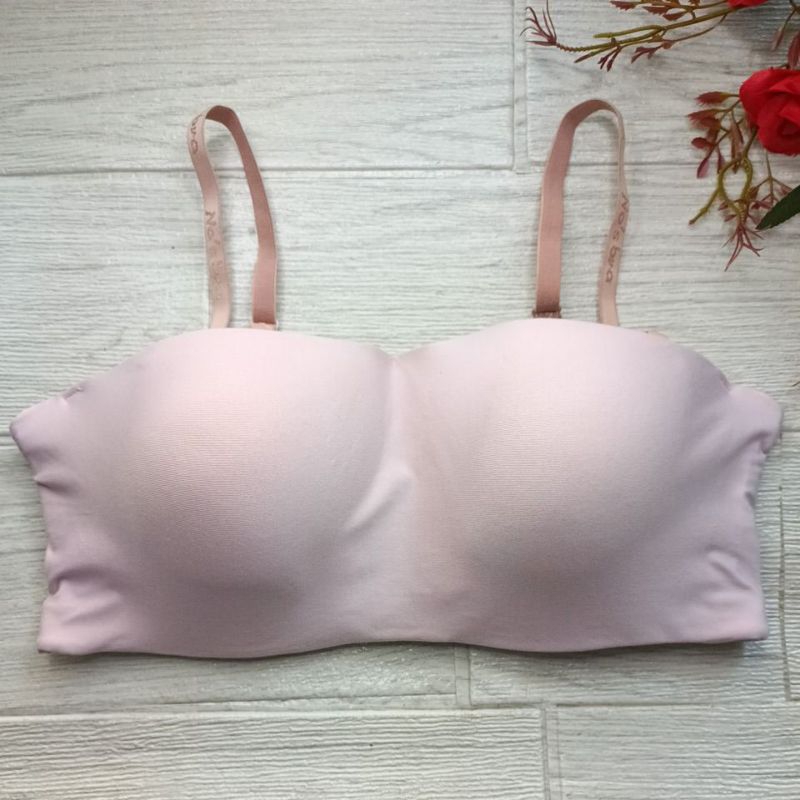 เสื้อชั้นใน No Bra ไซส B65มีโครง ไม่เสิรมฟองน้ำ ทรงเกาะอก ป้ายถูกตัด งานมือ2 ผ่านคลีนแล้วสภาพดี ...