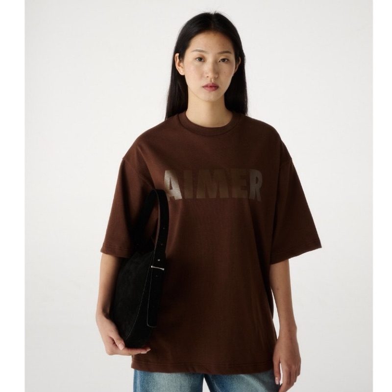 AIMER - AIMER Logo T-Shirt Tone on Tone เสื้อยืดโอเวอร์ไซส์ สกรีนลาย ...