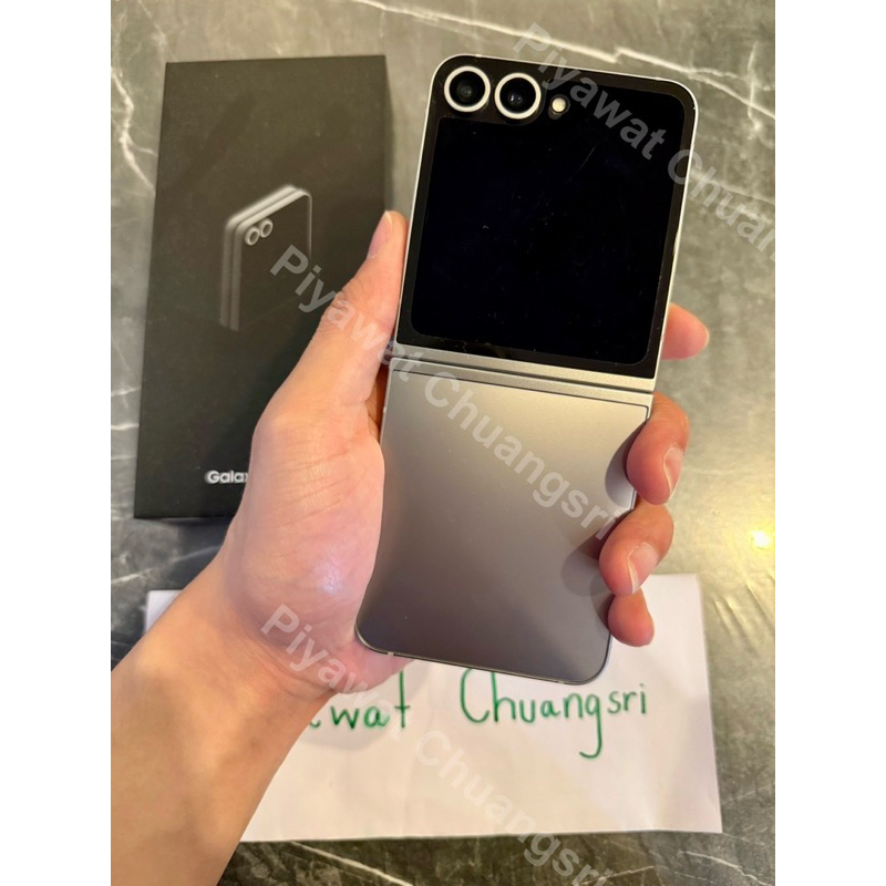 Samsung Galaxy Z Flip 6 256 GB สีเทา (มือสอง) | Shopee Thailand