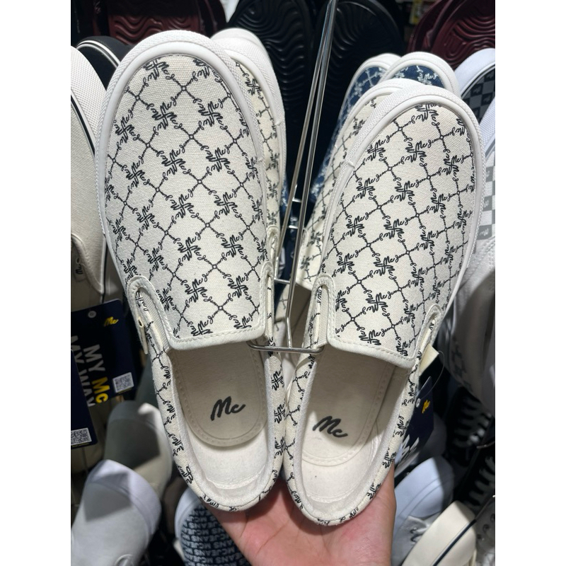 Mc Jeans รองเท้า Slip on ลาย Monogram แท้100% พร้อมถุงผ้าสีขาวอเนก ...