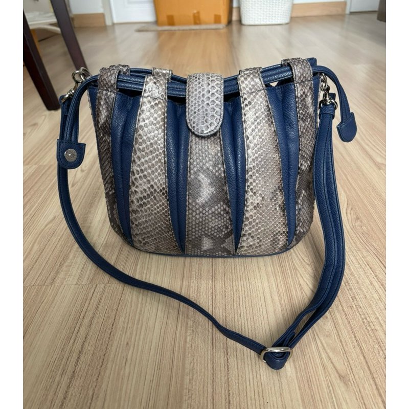 กระเป๋าทรงจีบหนังงู Python หนังวัว มือสอง สภาพดี ไม่มีตำหนิปริขาด สวย ...