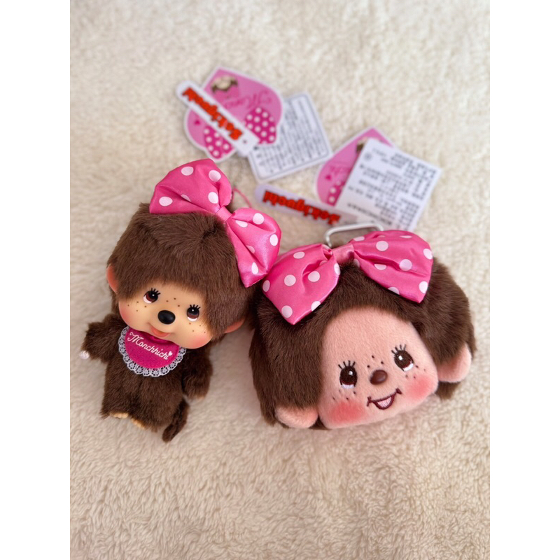 พวงกุญแจ Monchhichi หัวโตโบว์ชมพูลายจุดขาว rare item และPasscase โบว์ชมลายจุด คอลเดียวกั ...