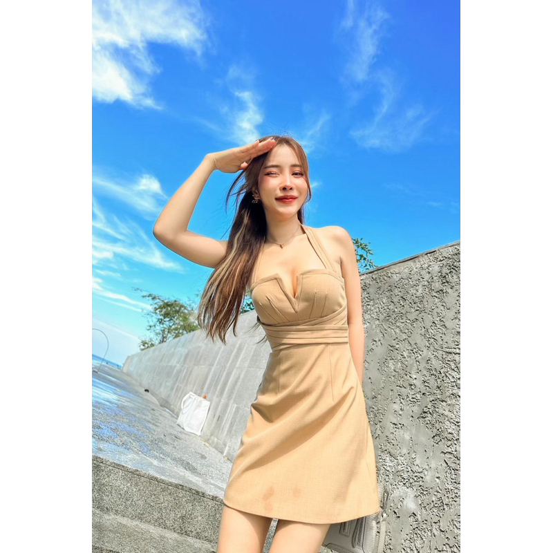 [LISA] A0611 ชุดเดรสกระโปรงคล้องคอเว้าอกดีเทลแต่งช่วงอกเดินด้าย สวยหรูดูเก๋ดูแพง ใส่ออกงาน ...