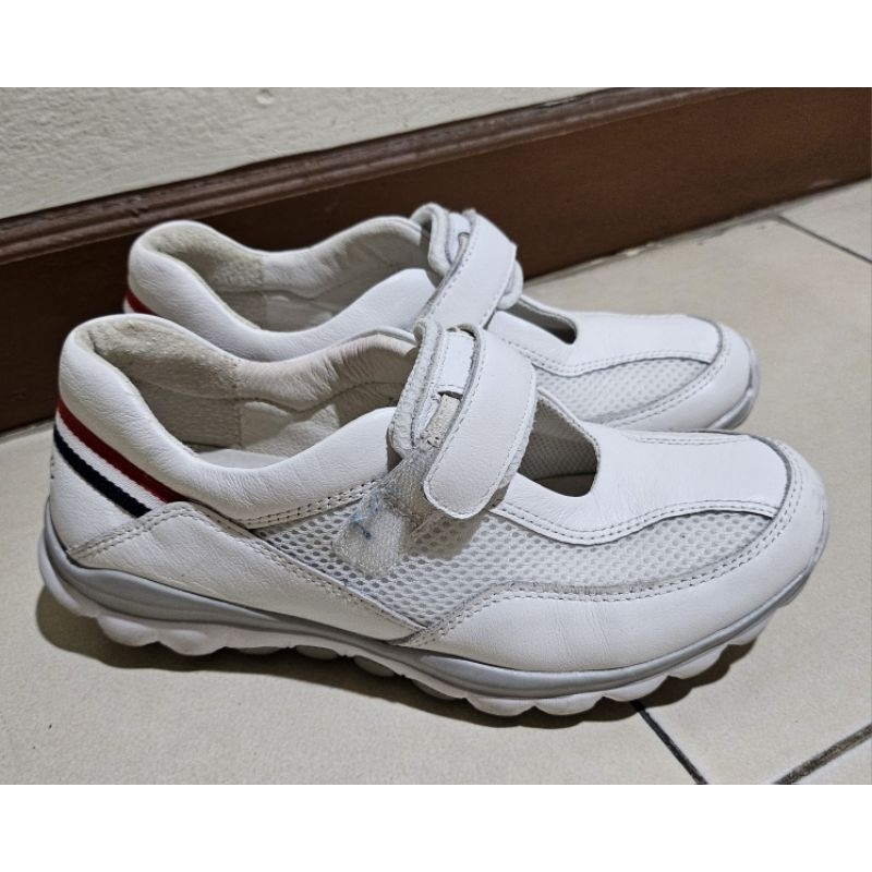 รองเท้าทรงแมรี่ เจน แบรนด์ Rolling soft มือสอง | Shopee Thailand