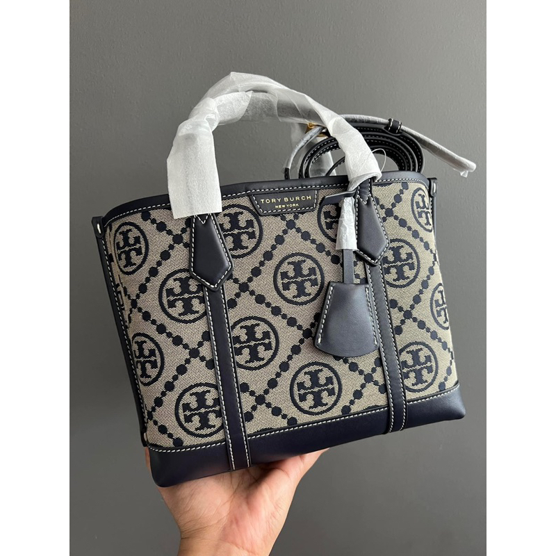 หายากมากๆ Tory Burch Perry T monogram Small Triple Compartment Tote Bag ...