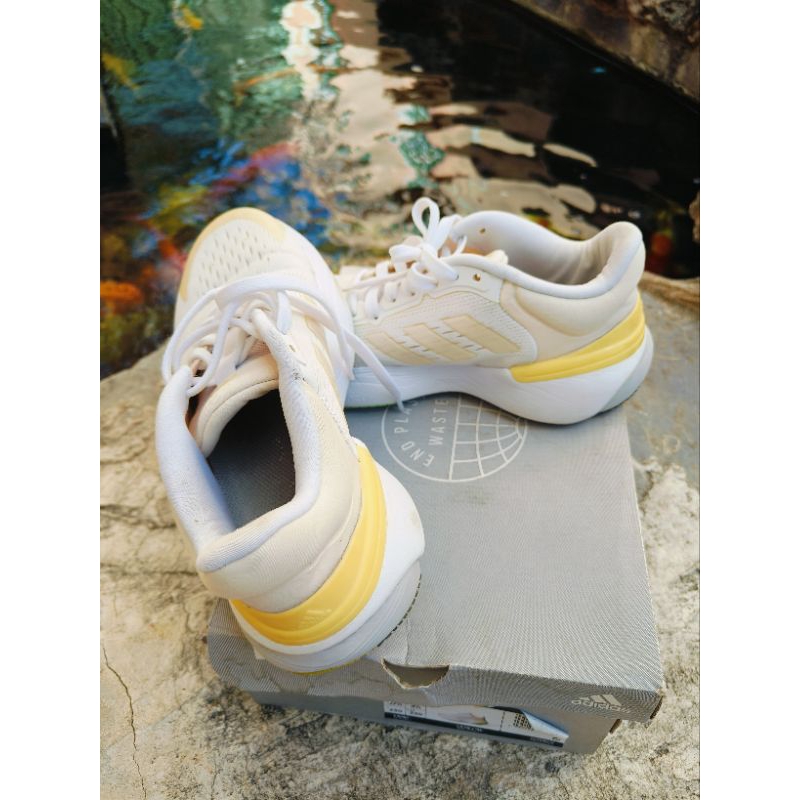 รองเท้าวิ่ง ผ้าใบผู้หญิงมือสองของแท้ adidas 37.5 | Shopee Thailand