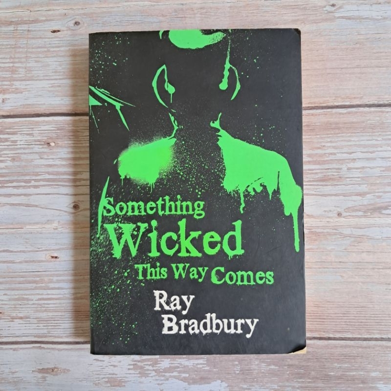 #มือสอง นิยายผู้ใหญ่ Something Wicked This Way Comes. By Ray Bradbury ...