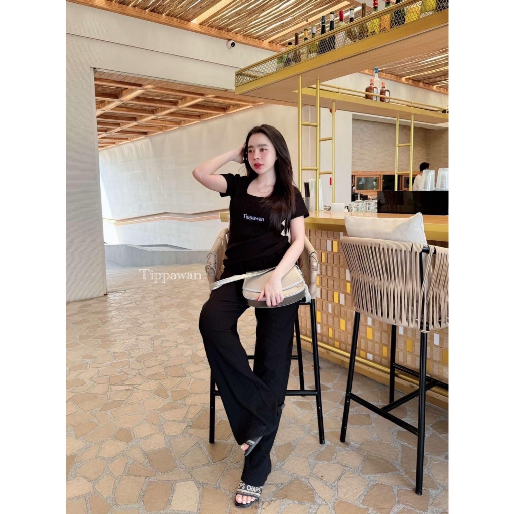 TIPPAWAN Setคอยูแขนสั้น ปักTippawan มาพร้อมกางเกงขายาวชิวๆชุดเดียวจบจ้า | Shopee Thailand