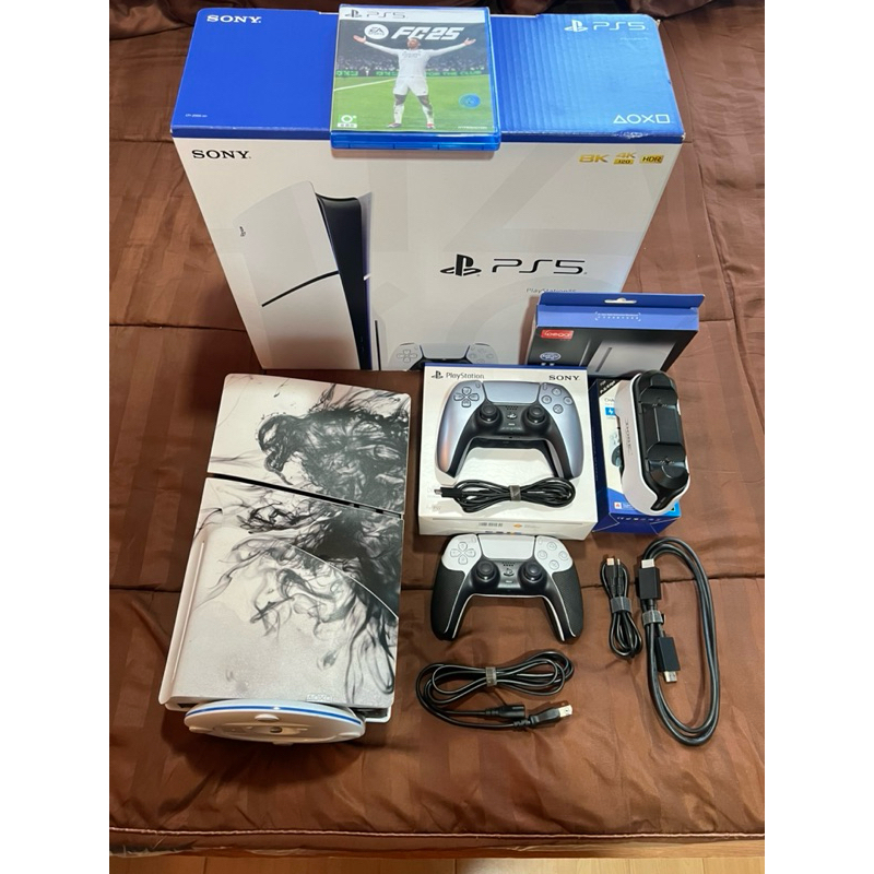 PS5 Slim Disc JP 2จอย+พร้อมแผ่นFC25+แท่นวางเครื่องที่ชาร์จ+อปุกรณ์ครบ ...